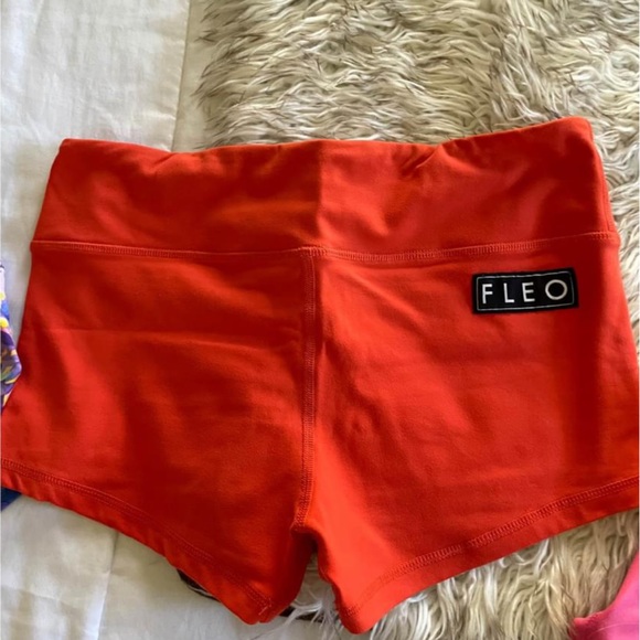 Fleo | Shorts | Fleo Medium 25 | Poshmark